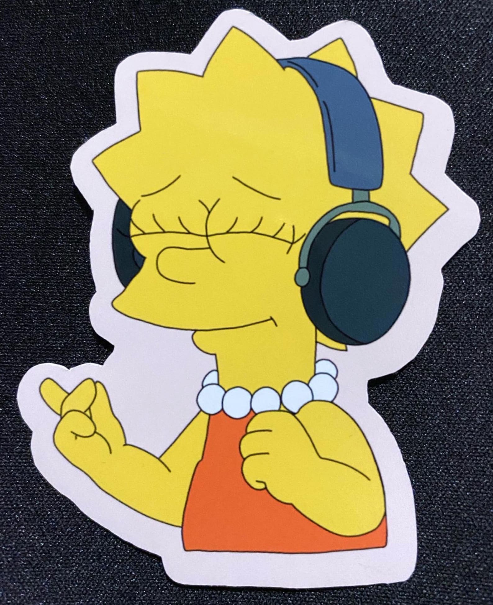 Lisa simpson listening to music - motorsleo