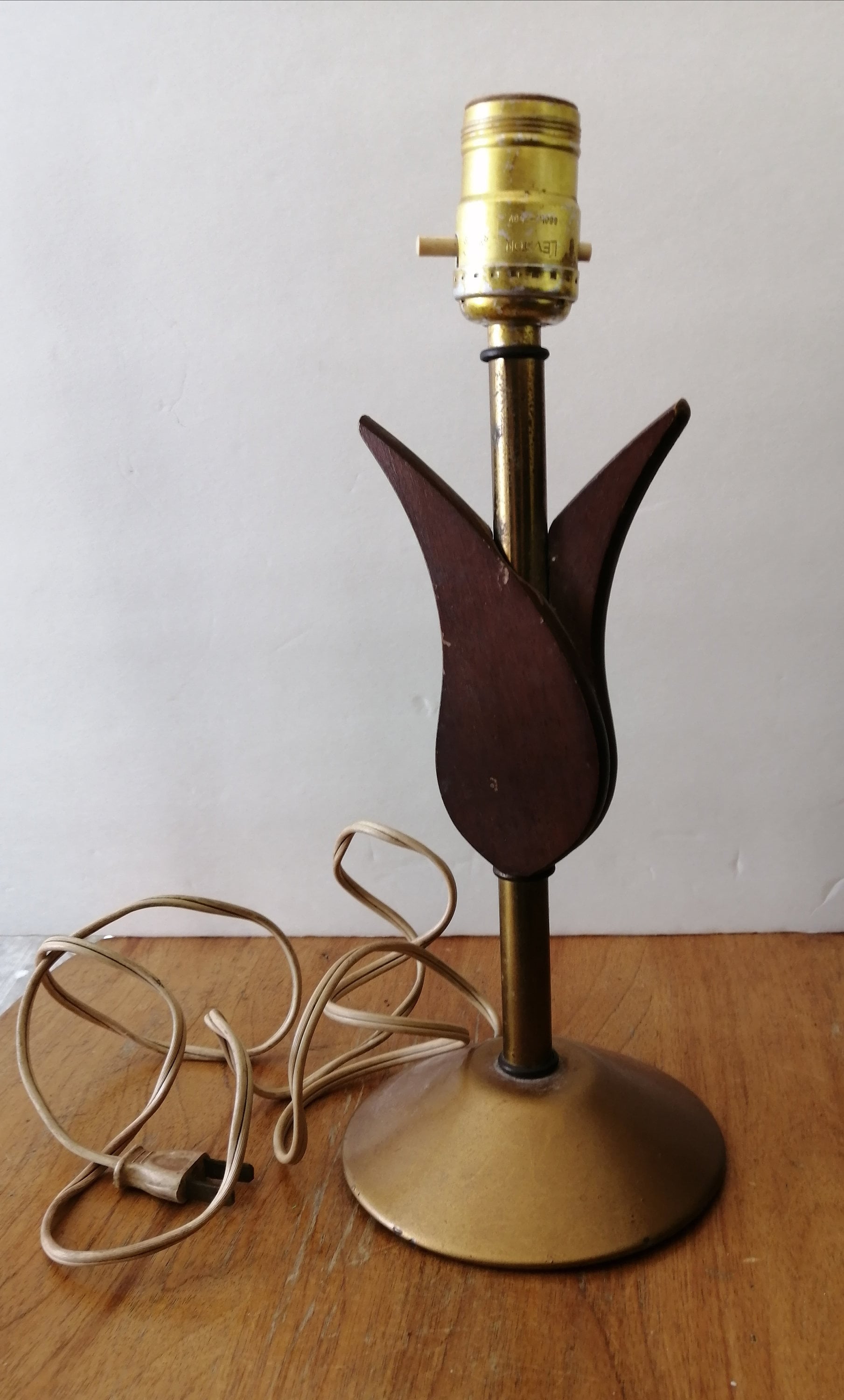 Vintage Lamp Stand - Etsy