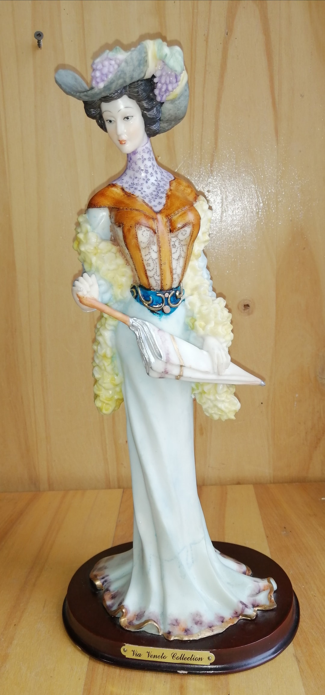 Via Veneto Collection Beautiful Lady Resin Statuette - Etsy