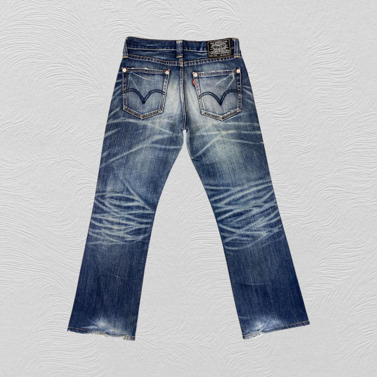 33X30 Distressed Blue Vintage Levi's 708 Flare Jeans JN 1936 33X30 Distressed Blue Vintage Levi's 708 Flare Jeans JN 1936