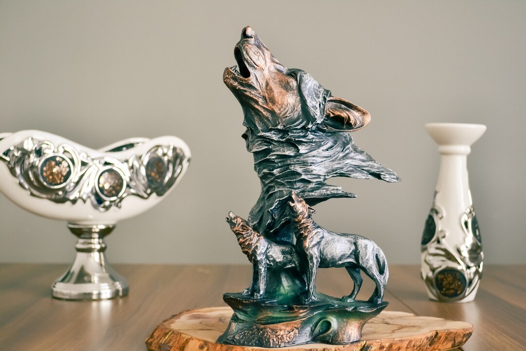 3 Wolves Figurine, Wolf Statue, Home Decor, Howling Wolf Figurine ...