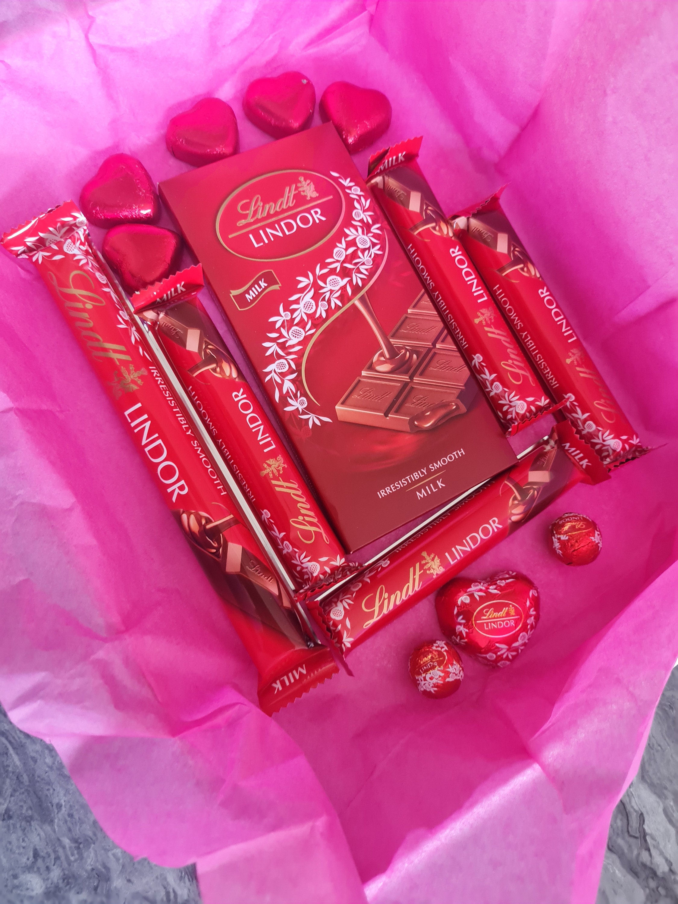 Lindt Lindor Gift Box, Treat Box, Handmade Lindt Milk Chocolate Hamper ...