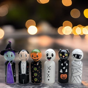 Halloween Peg Doll Set , Personalized Halloween Gift , Spooky Decor ...