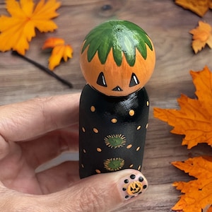 Halloween Peg Doll Set , Personalized Halloween Gift , Spooky Decor ...