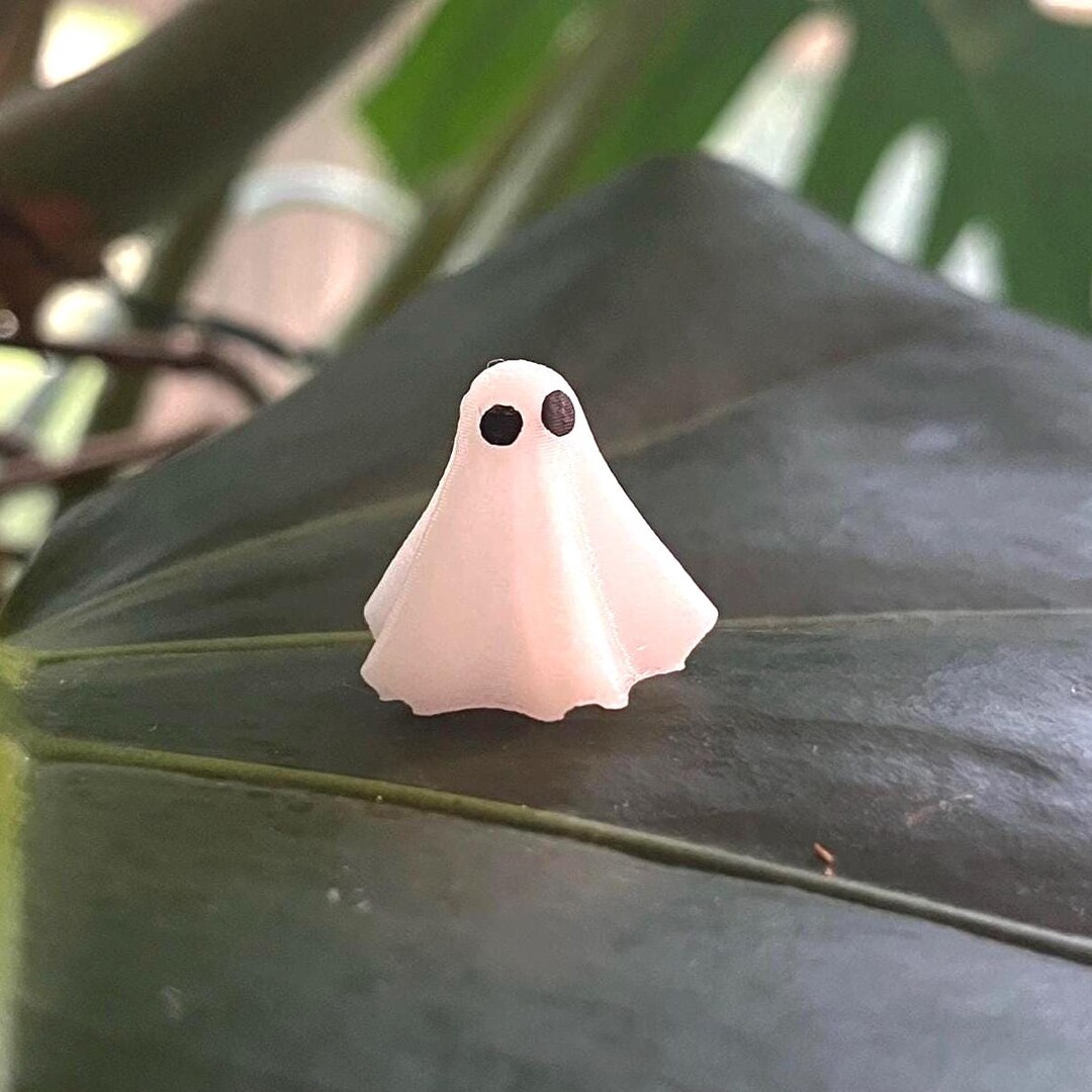 Glow in the Dark Ghost Plant Pal Magnet | Safe Decor for Foliage Lovers ...