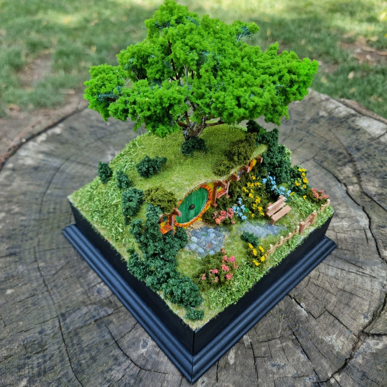Hobbit House | Bilbo's House | LOTR Diorama | Hobbit Diorama | Fantasy ...