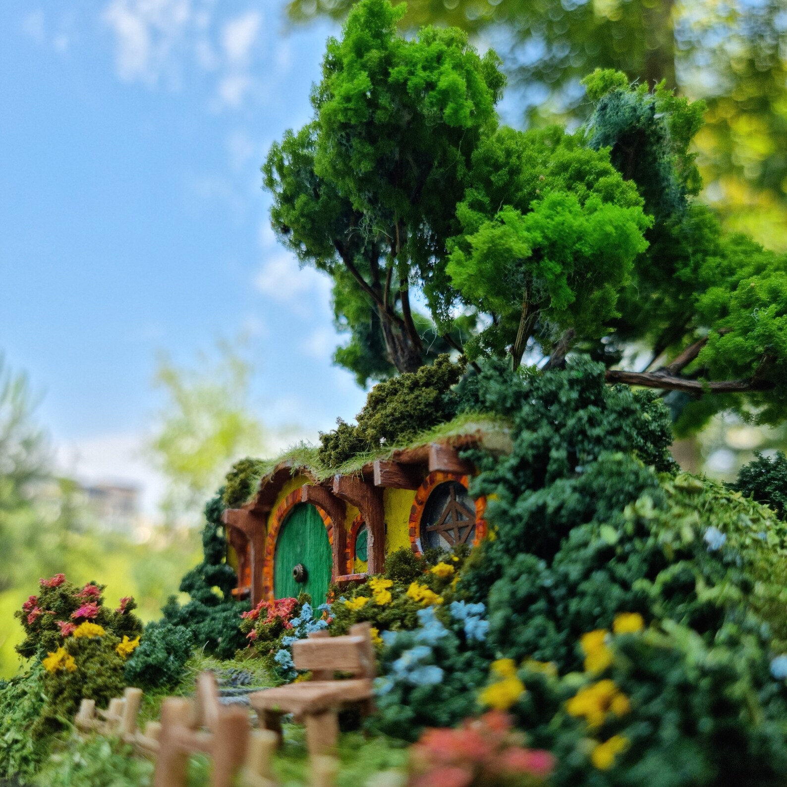 Hobbit House | Bilbo's House | LOTR Diorama | Hobbit Diorama | Fantasy ...