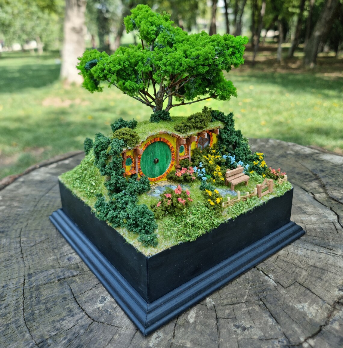 Hobbit House | Bilbo's House | LOTR Diorama | Hobbit Diorama | Fantasy ...