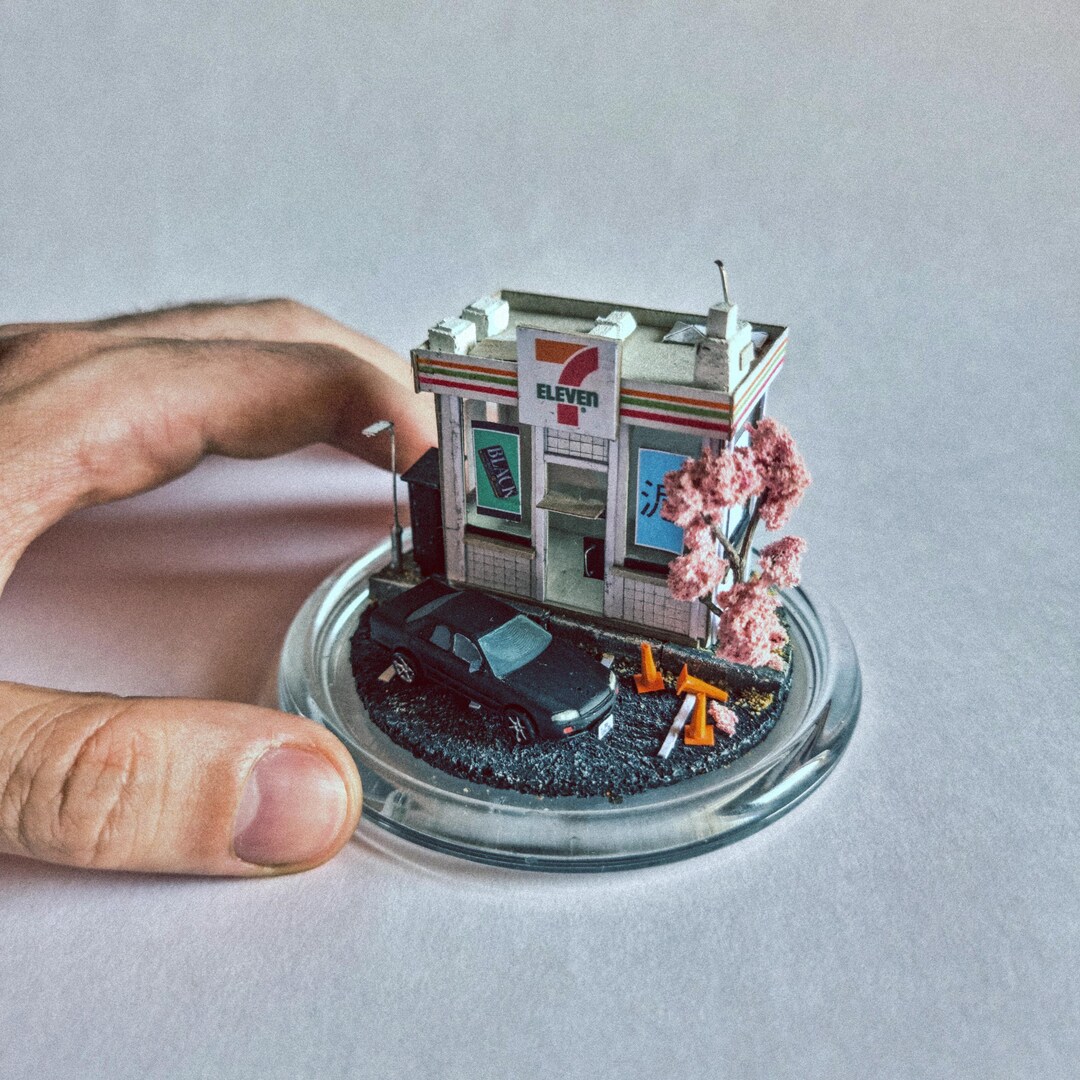 Miniature 7-eleven Store Diorama | 1:150 Scale Handmade Urban Scene ...