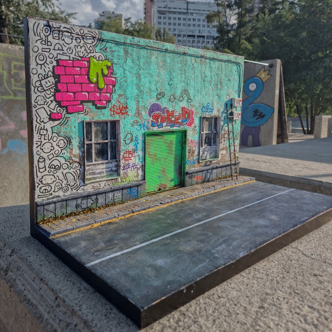 Abandoned Garage Diorama With Graffiti | Miniature Photography Base | 1 ...
