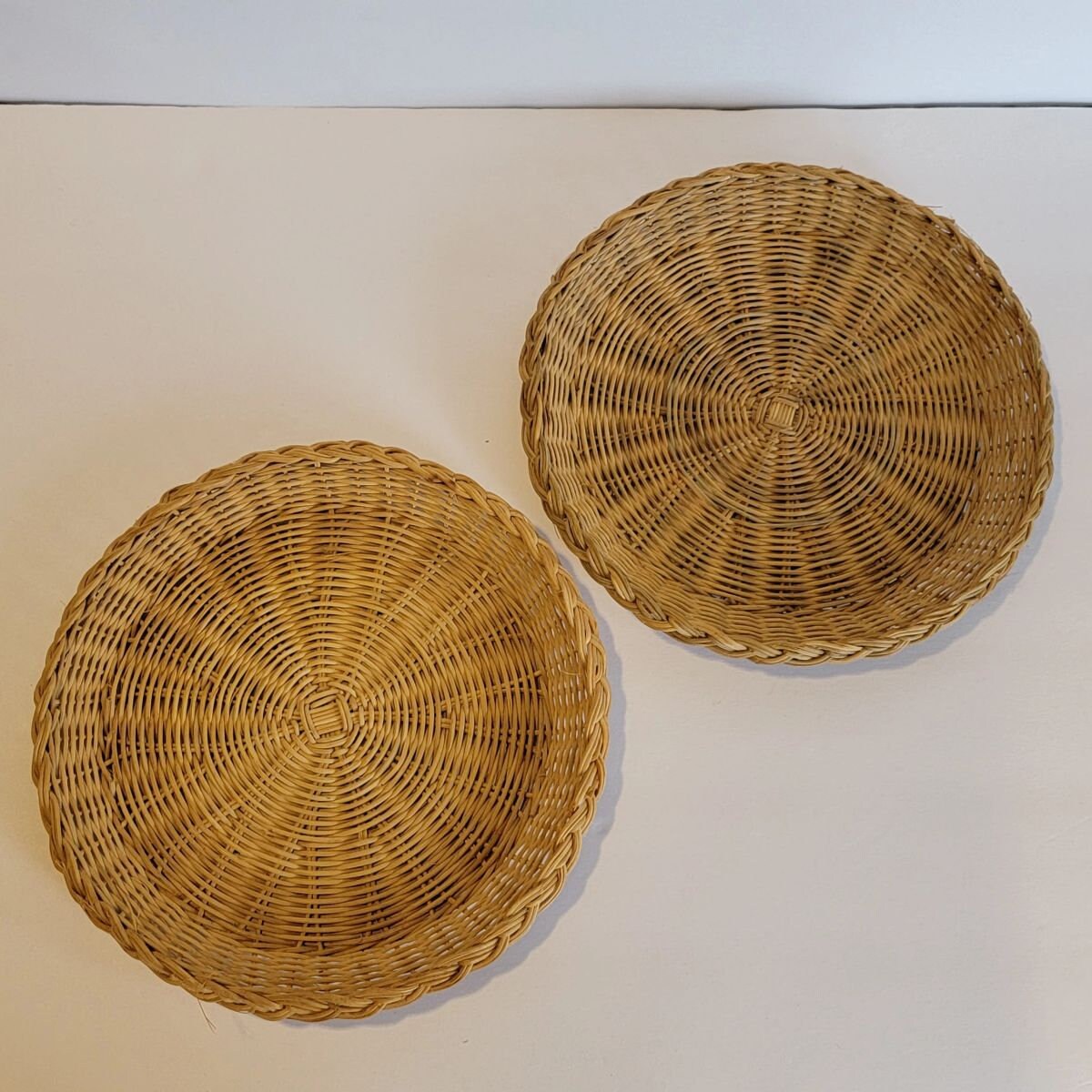 Set of 2 Wicker Plates/ Wall Baskets - Etsy