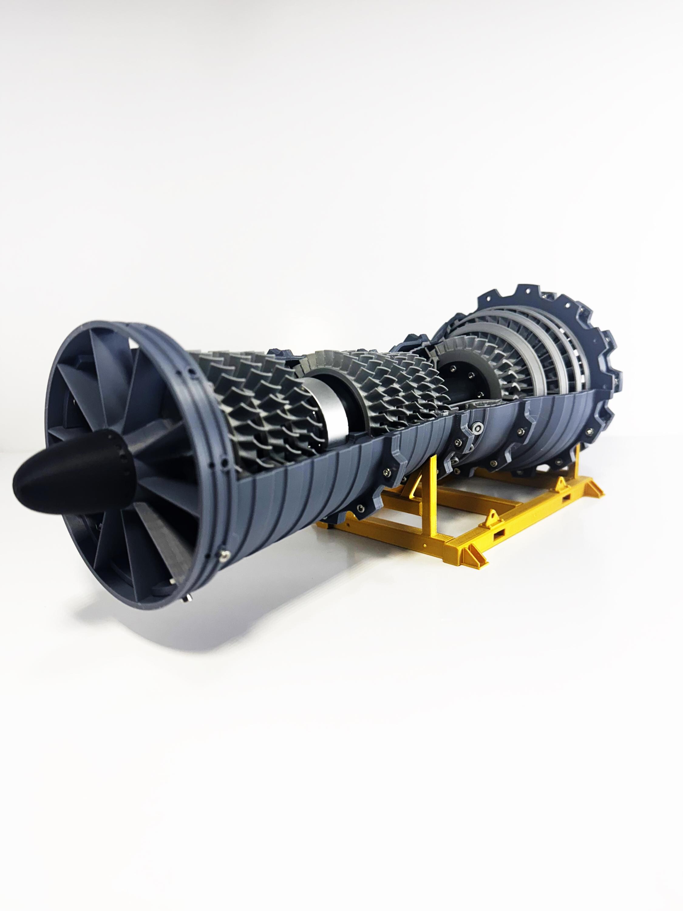 Model Turbojet Engine With Rotating Turbine Blades / Christmas Aviation ...