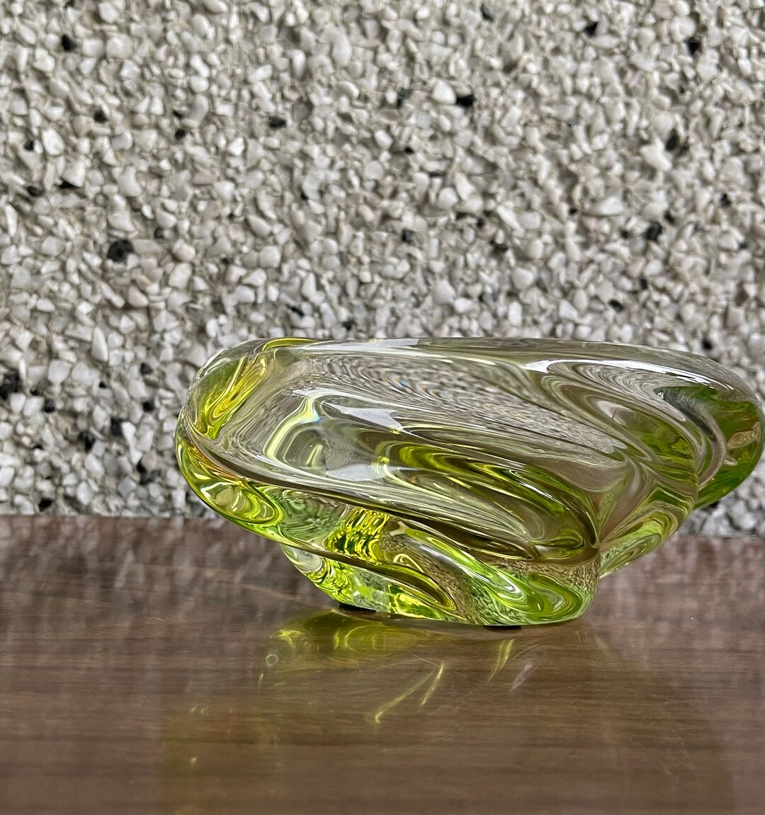 Vintage Uranium Glass Andromeda Bowl by Joroslav Beranek - Etsy