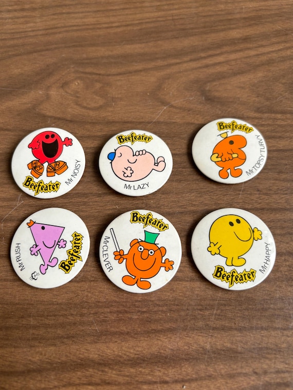 6 vintage beefeater Mr buttons - Gem