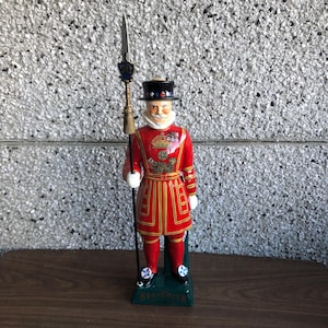 Vintage the Beafeater Yeoman Carlton Ware Decanter Staffordshire ...