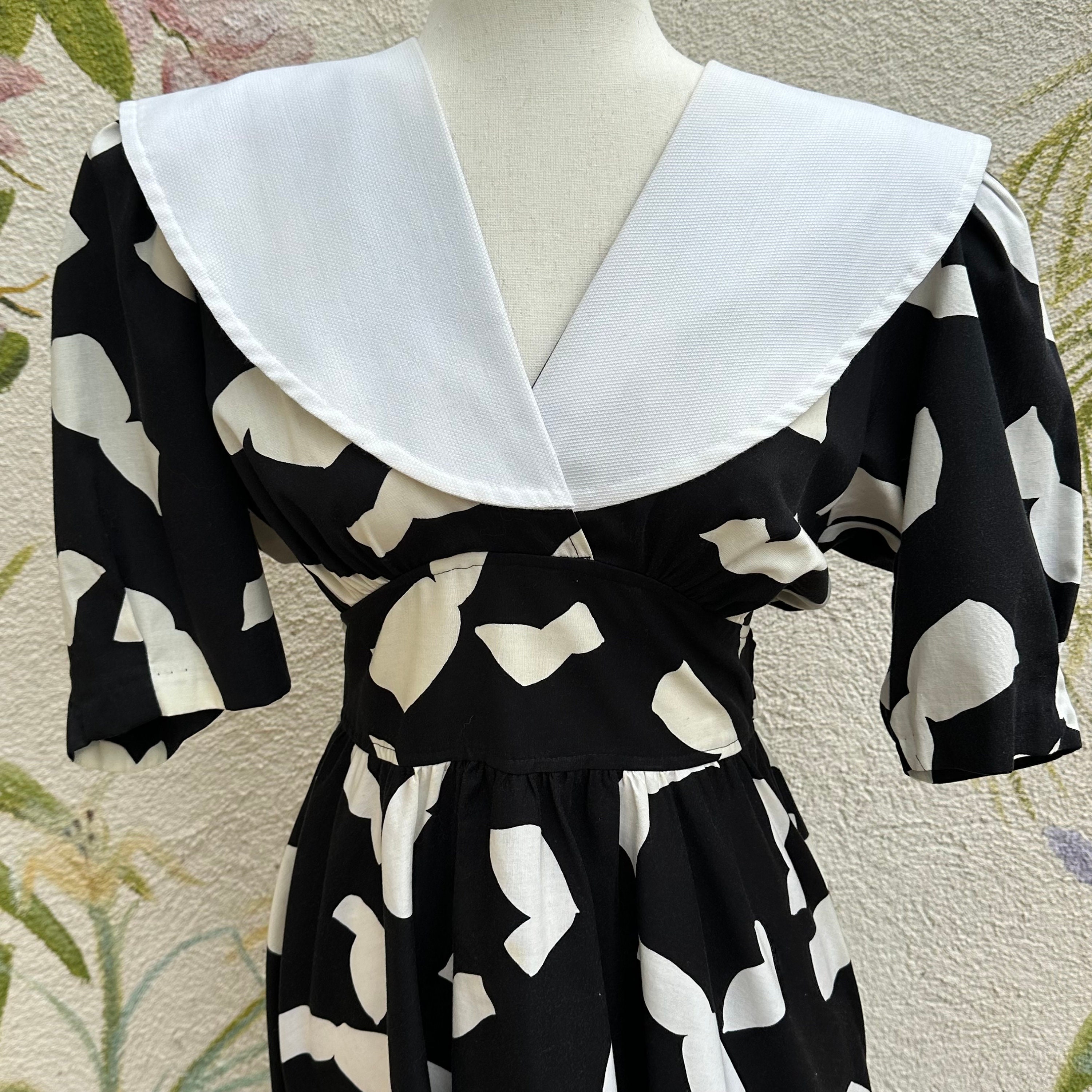Vintage 80s Dress, Black and White Wide Collar With Shoulder Pads, Dawn ...
