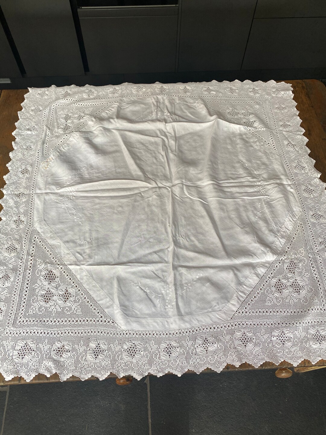Lovely 1930s Vintage Tablecloth. Octagonal Centrepiece With - Etsy