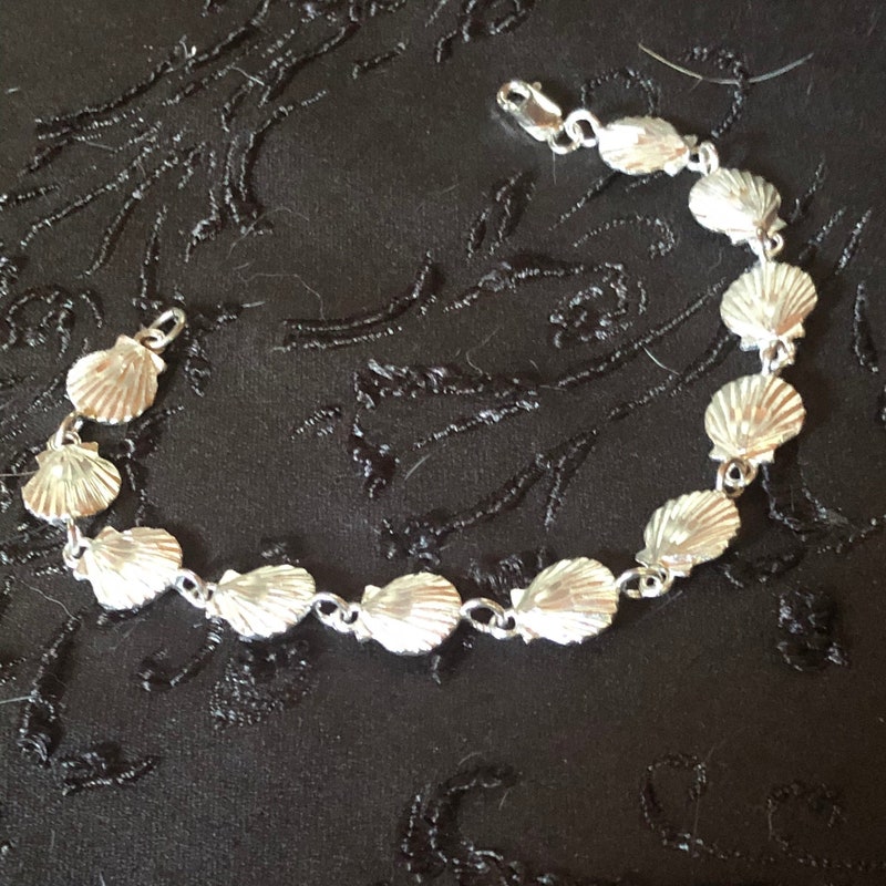 Silver Seashell Bracelet - Etsy