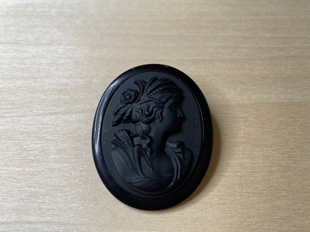 Vintage Bakelite Black Cameo Brooch/pin - Etsy