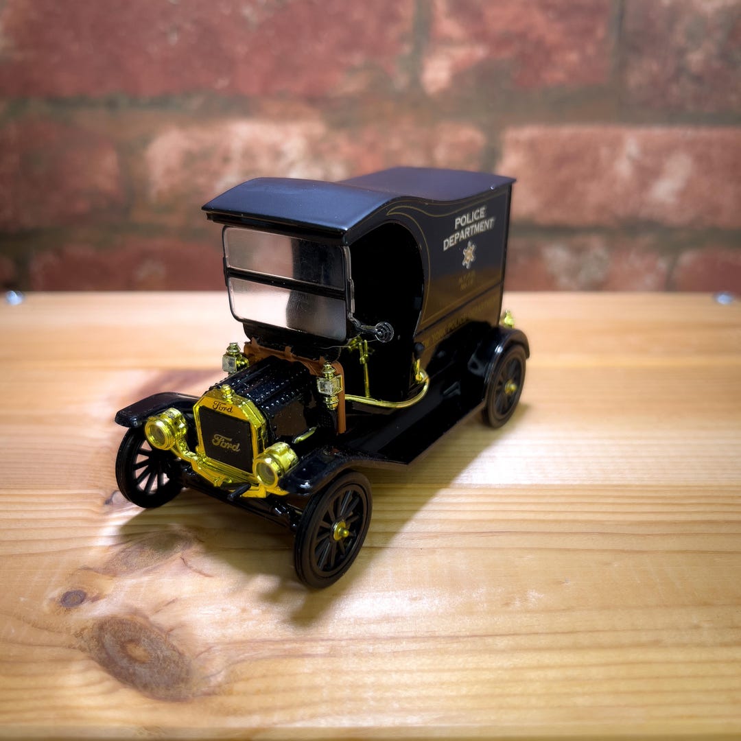 1913 Ford Model T Police Paddy Wagon | Diecast Model Car | Scale 1:32 ...