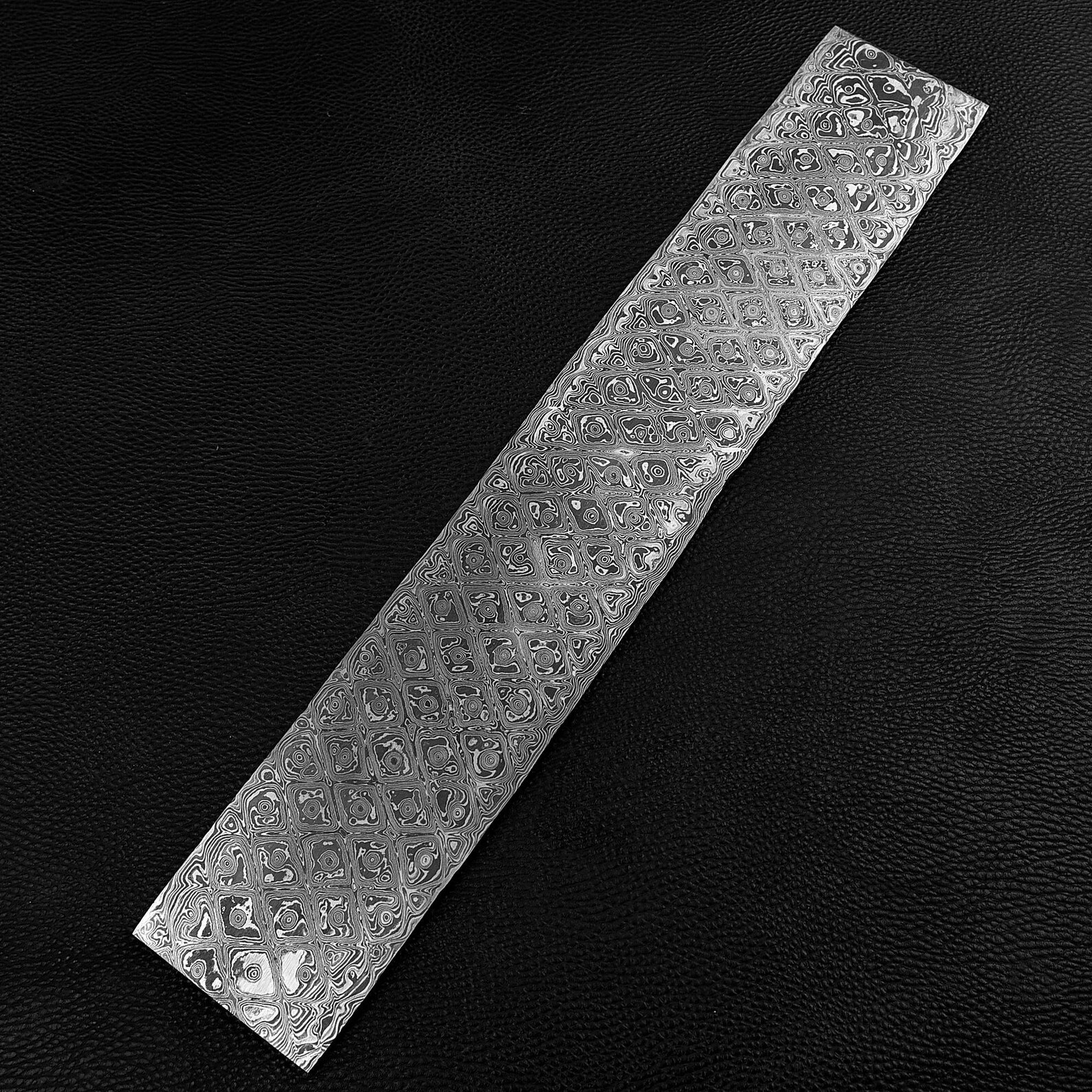 Artisanal Mastery Hand-forged Damascus Steel Bar for Crafting ...