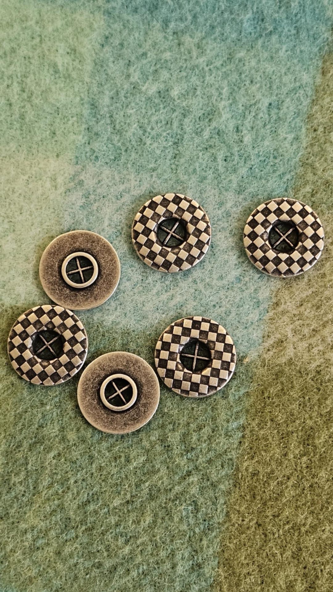 Antique Silver Coloured Zamak Metal Button With Checkerboard Pattern ...