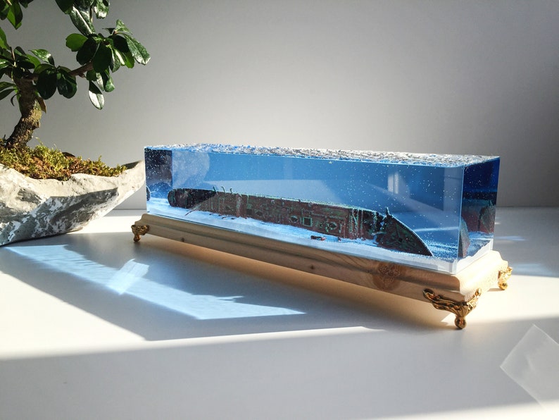 Resin Sculpture Britannic Shipwreck Night Light Desktop Diorama Unique ...