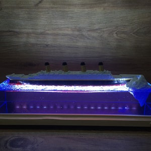 Titanic's Luminous Voyag and Iceberg Epoxy Resin Lamp, Titanic Diorama ...