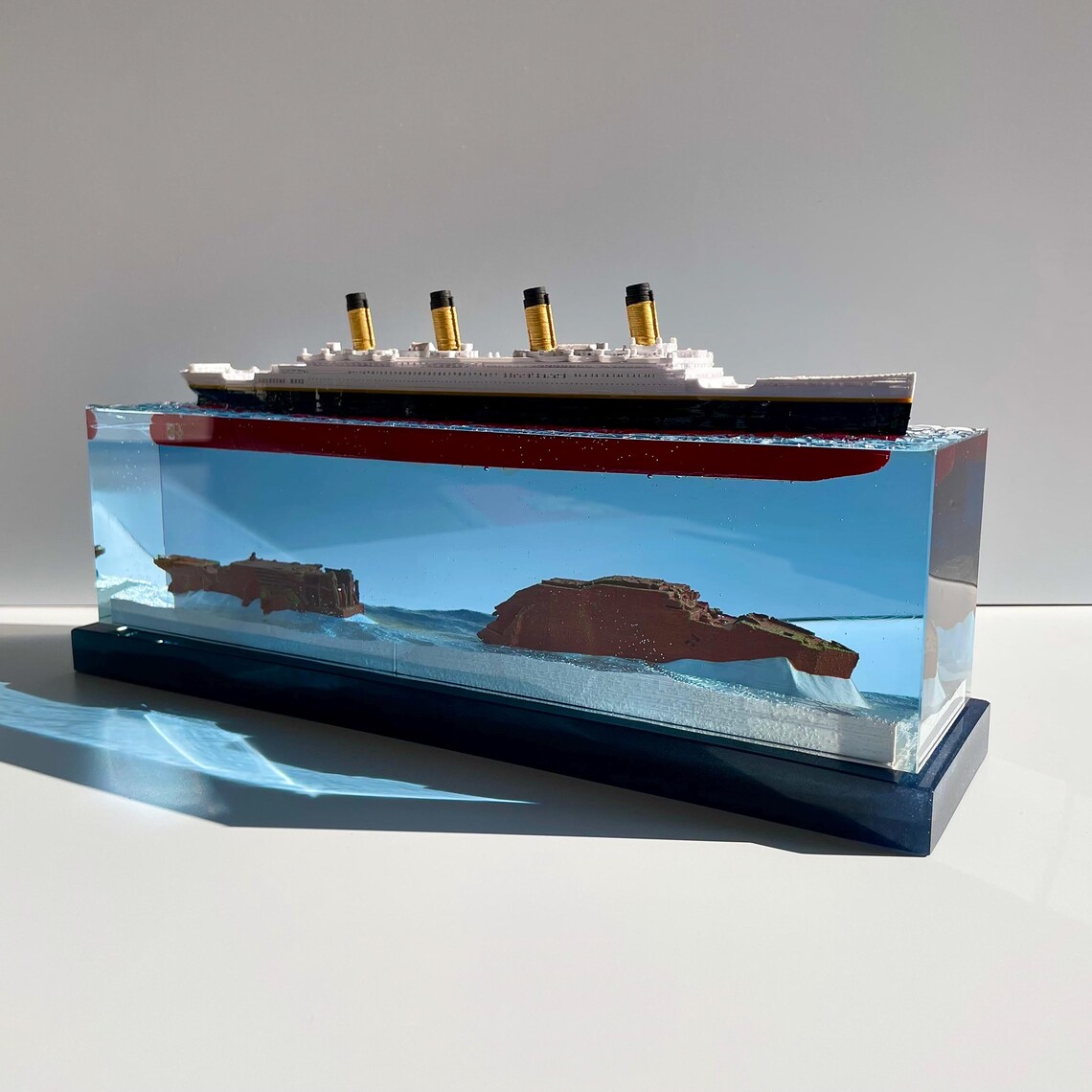 Handmade Rms Titanic & Titanic Wreck Diorama Night Light | Epoxy Resin ...