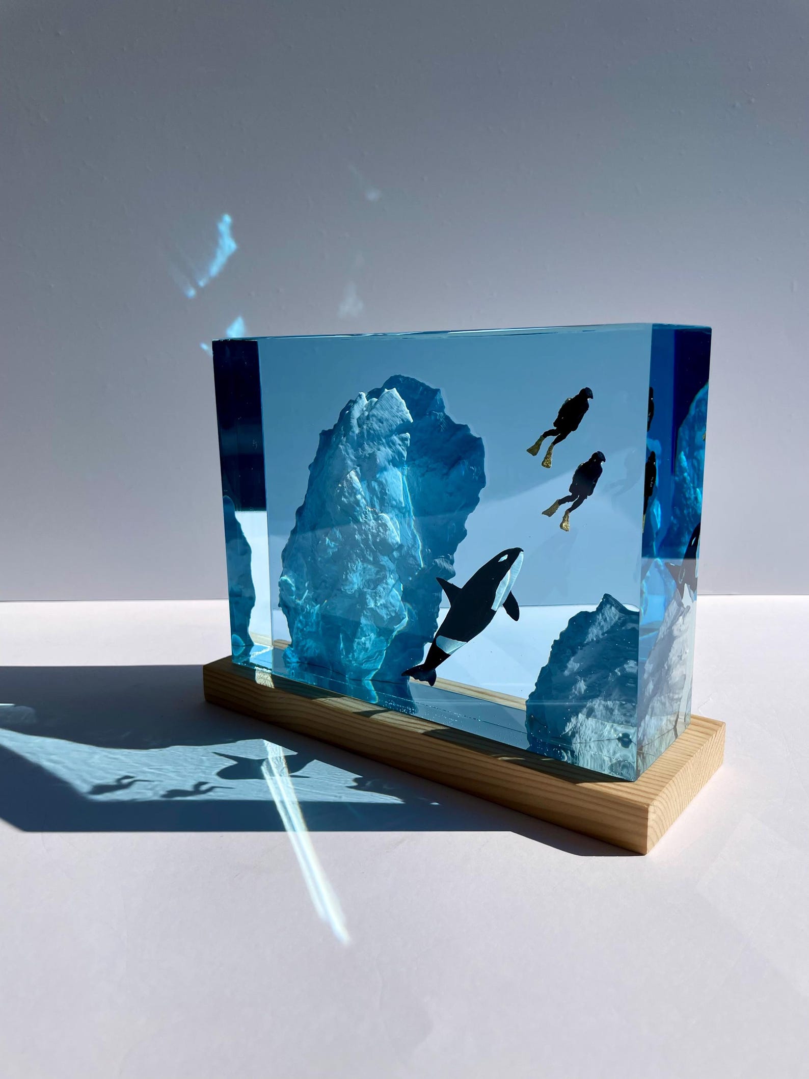 Handmade Orca and Scuba Divers Epoxy Resin Art Night Light, Underwater ...