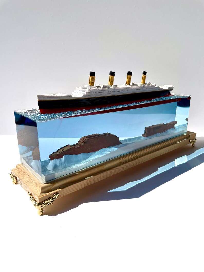 Rms Titanic and Titanic Wreck Epoxy Resin Diorama Art and Night Light, Handmade Art, Best Gifts ...