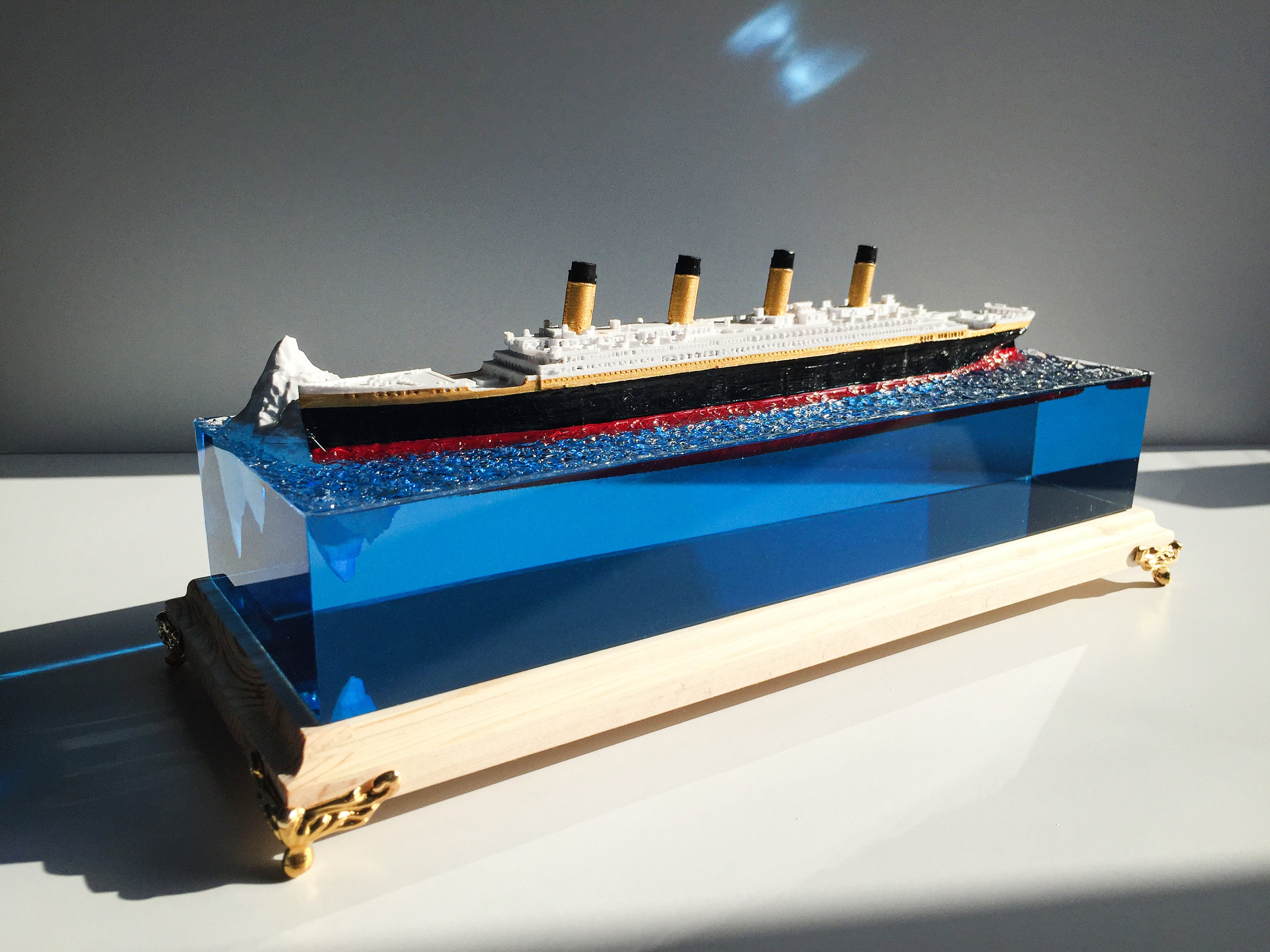 Titanic's Luminous Voyag and Iceberg Epoxy Resin Lamp, Titanic Diorama ...