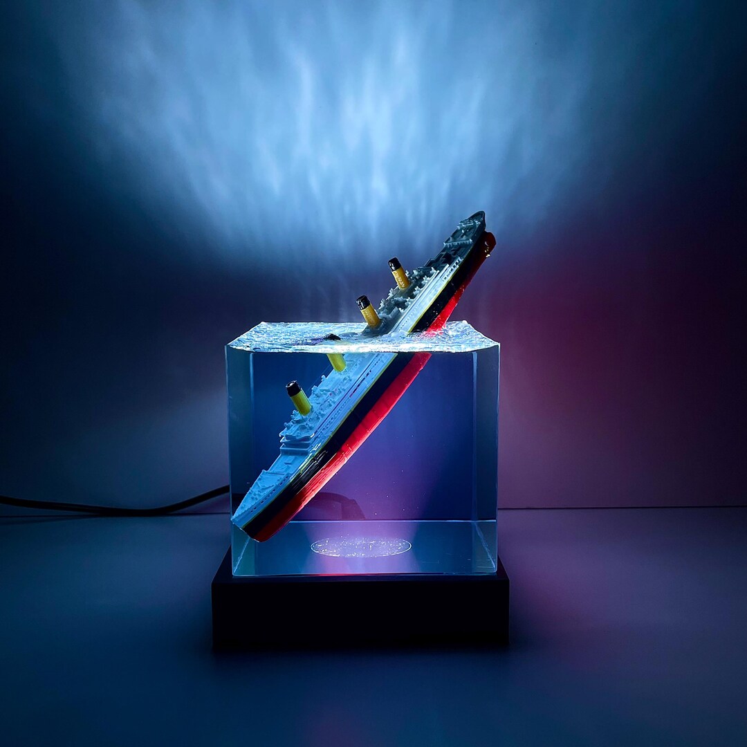 Rms Titanic Model Sinking Resin Diorama & Lamp, Handmade Titanic ...