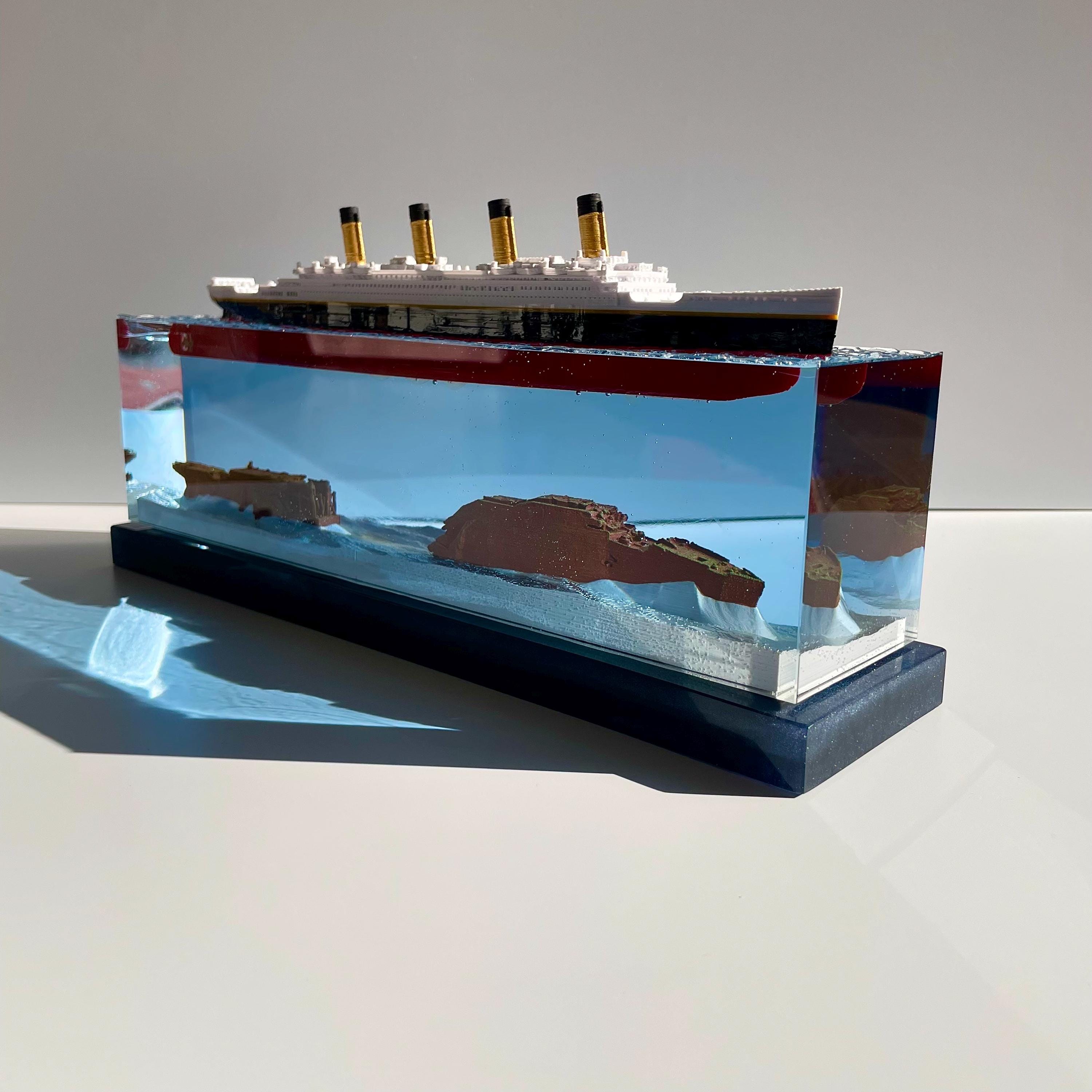 Handmade Rms Titanic & Titanic Wreck Diorama Night Light | Epoxy Resin ...
