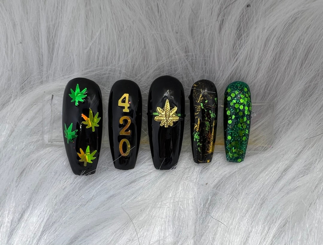 420 3D Leaf Press on Nails - Etsy
