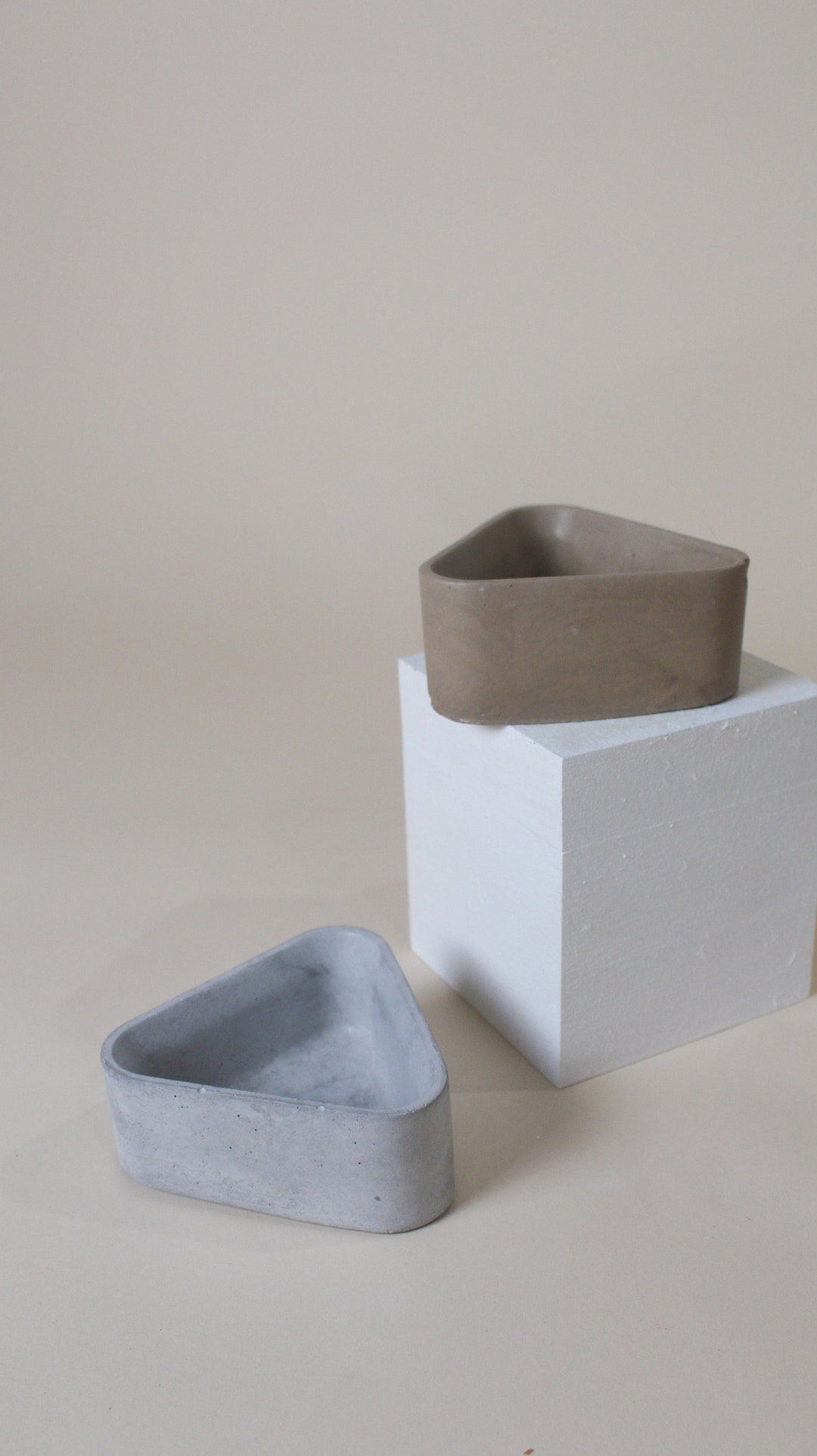 Minimalist Triangle Concrete Planters, Trays, Organizers, Pots ...