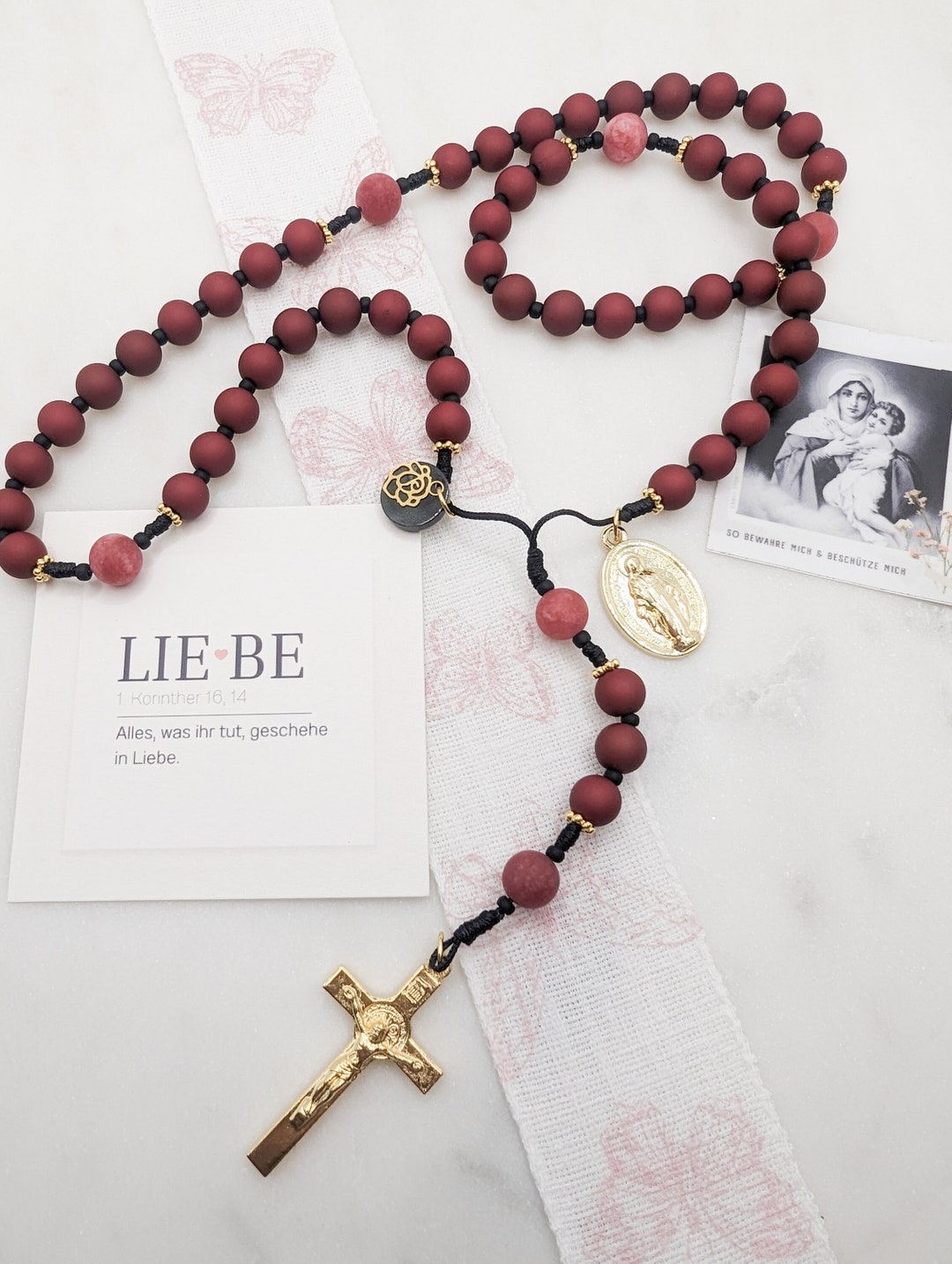 Rosary 'zilla' / Rosary in Oriental Red, Black and Gold / Miraculous ...