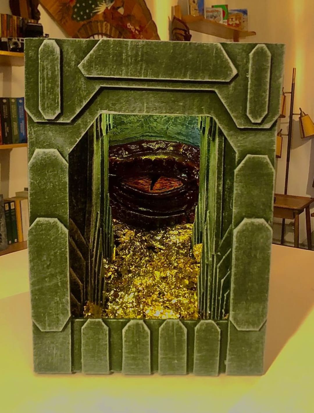 LOTR Hobbit Smaug Eye Booknook, Lord of the Rings Bookend, Magical Book ...