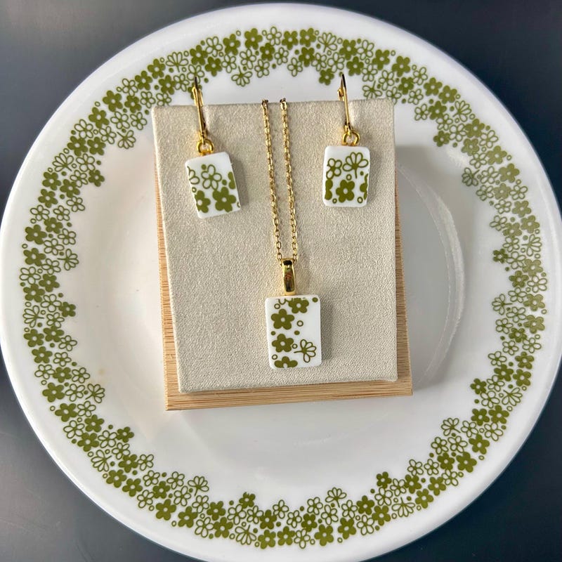 Green Daisy China Jewelry - Etsy