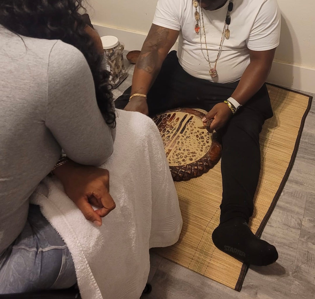 Consulta De Orula, Reading With Orula, Mano De Orula, Babalawo, Santero ...