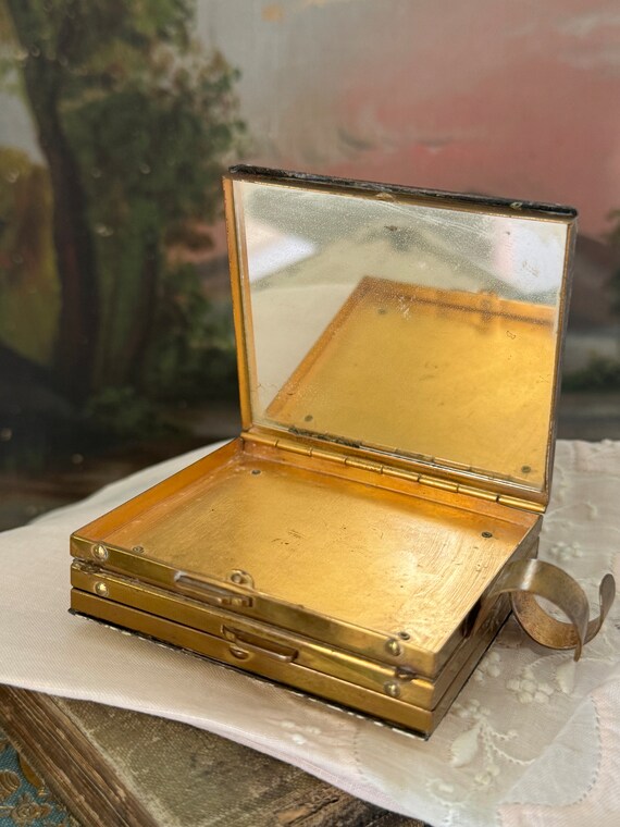 Antique floral enamel and brass powder makeup compact… - Gem