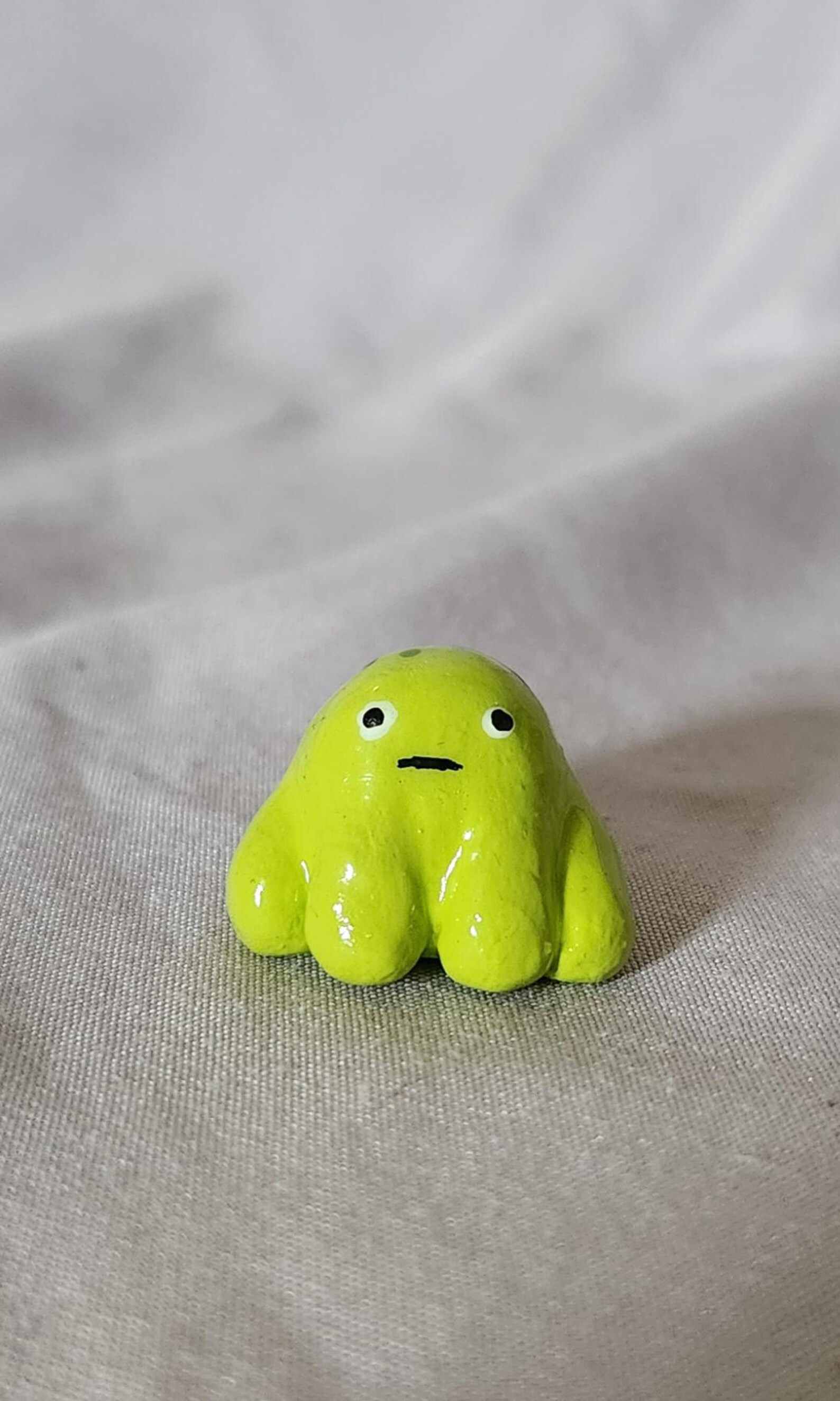 Tiny Frog Desk Buddy, Sitting Frog Desk Pal, Clay Desk Buddy, Small ...