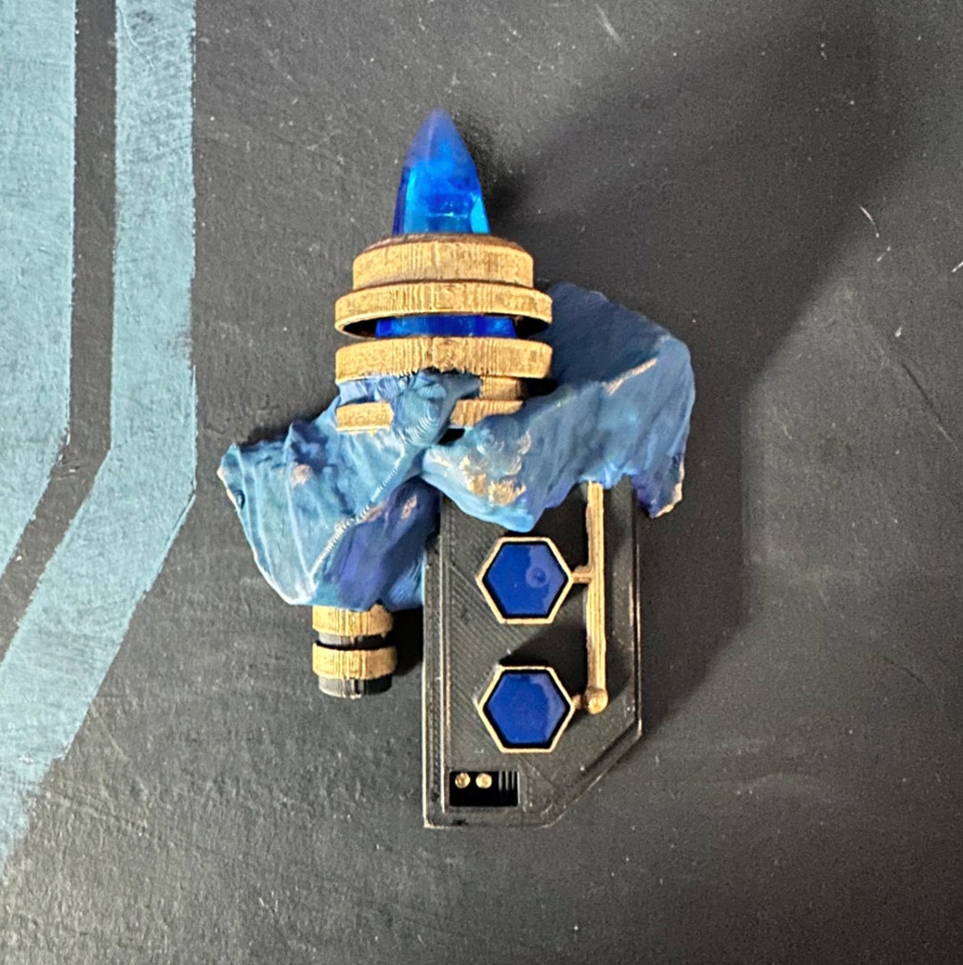 Kyber Crystal Single Wall Holder Saber Hilt Dark Gray and Blue and Gold ...