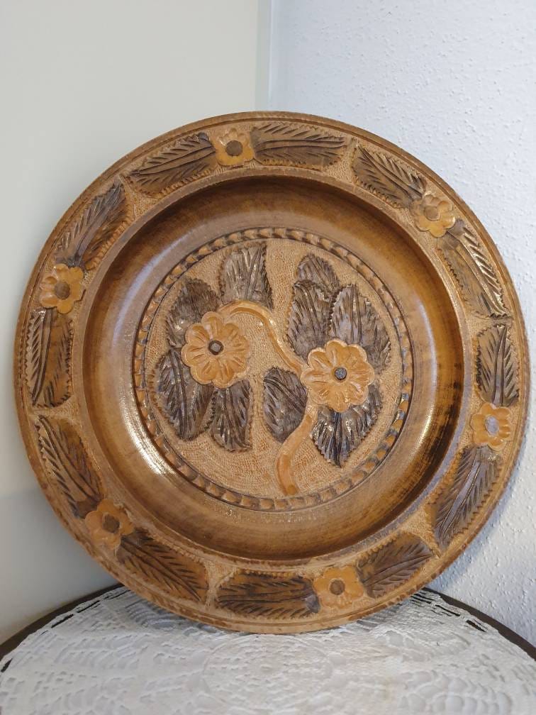 Walnut Wood Carving Pendant Board - Etsy Canada