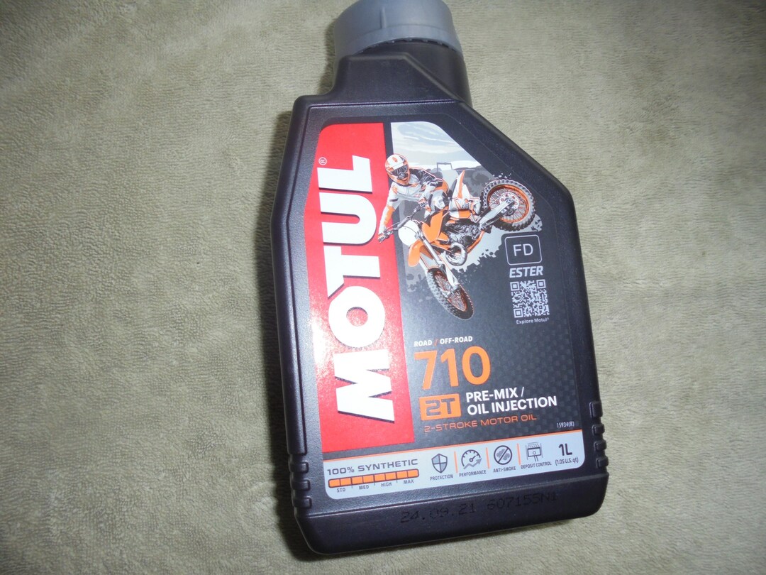 Motul 710 2T 100% Synthetic 2 Stroke Pre Mix Oil Injection 1 Liter 18. ...