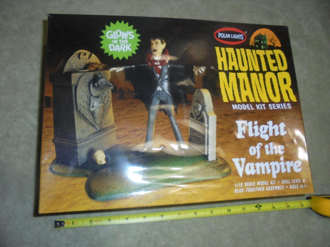 HAUNTED MANSION: Flight of the VAMPIRE Model Kit Mint Glows 45.00 ...