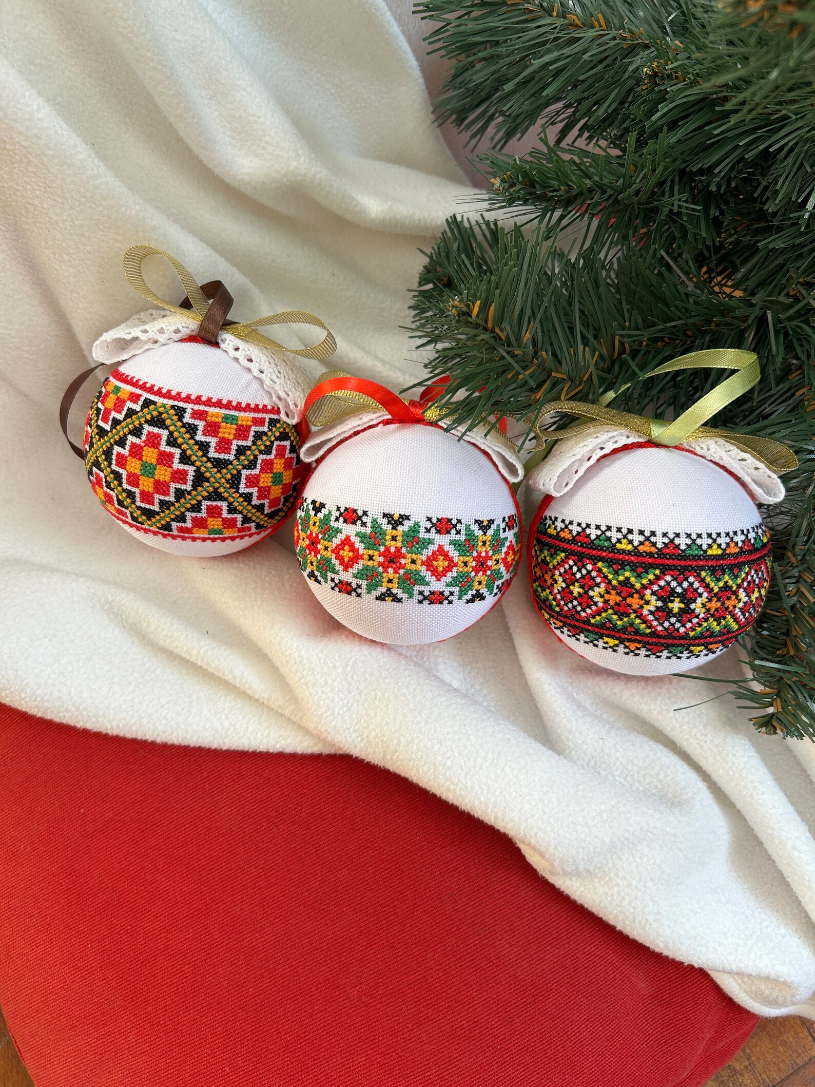 Set With 3 Christmas Tree Toys | Christmas Baubles With Different ...