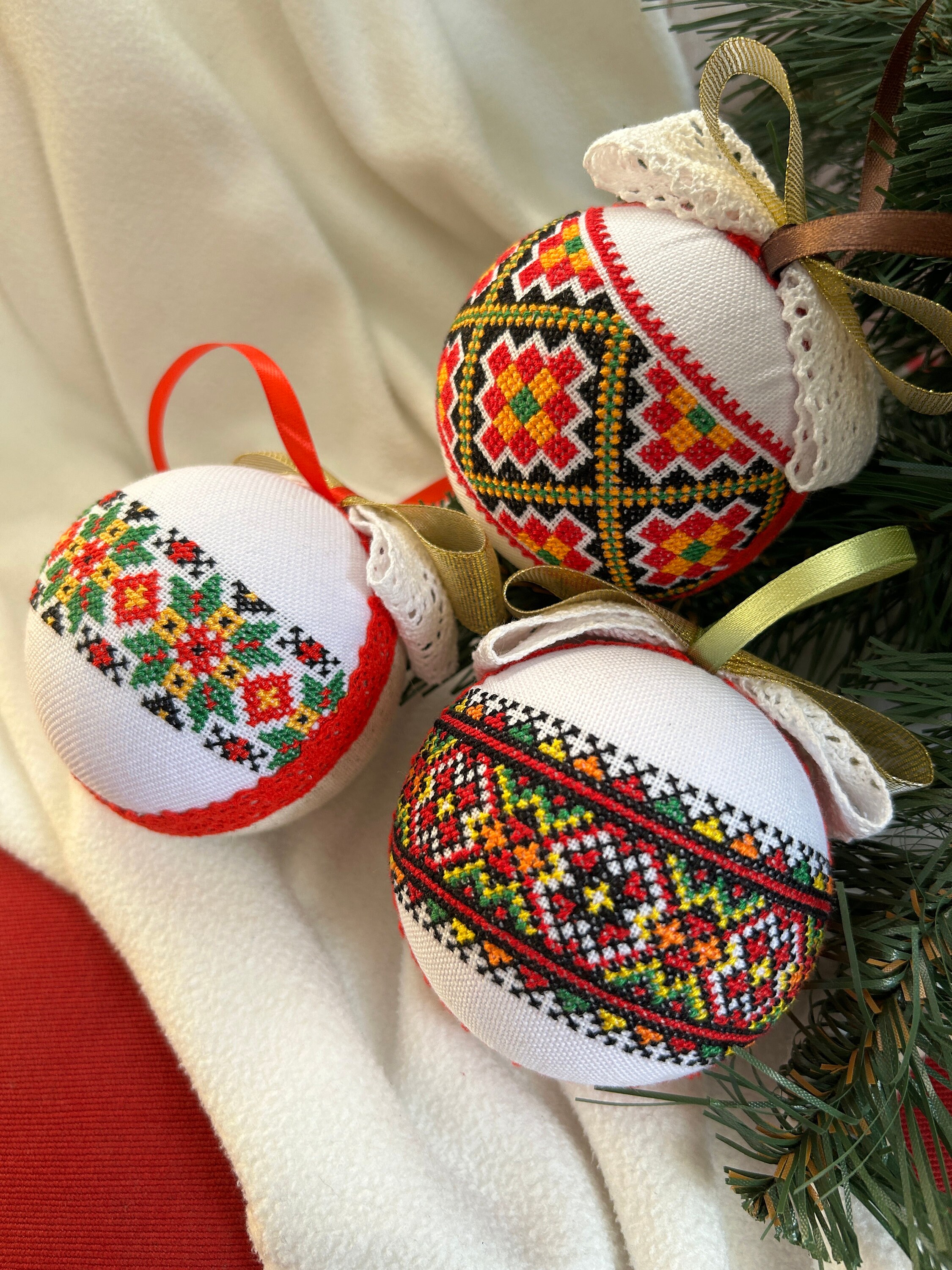 Set With 3 Christmas Tree Toys | Christmas Baubles With Different ...