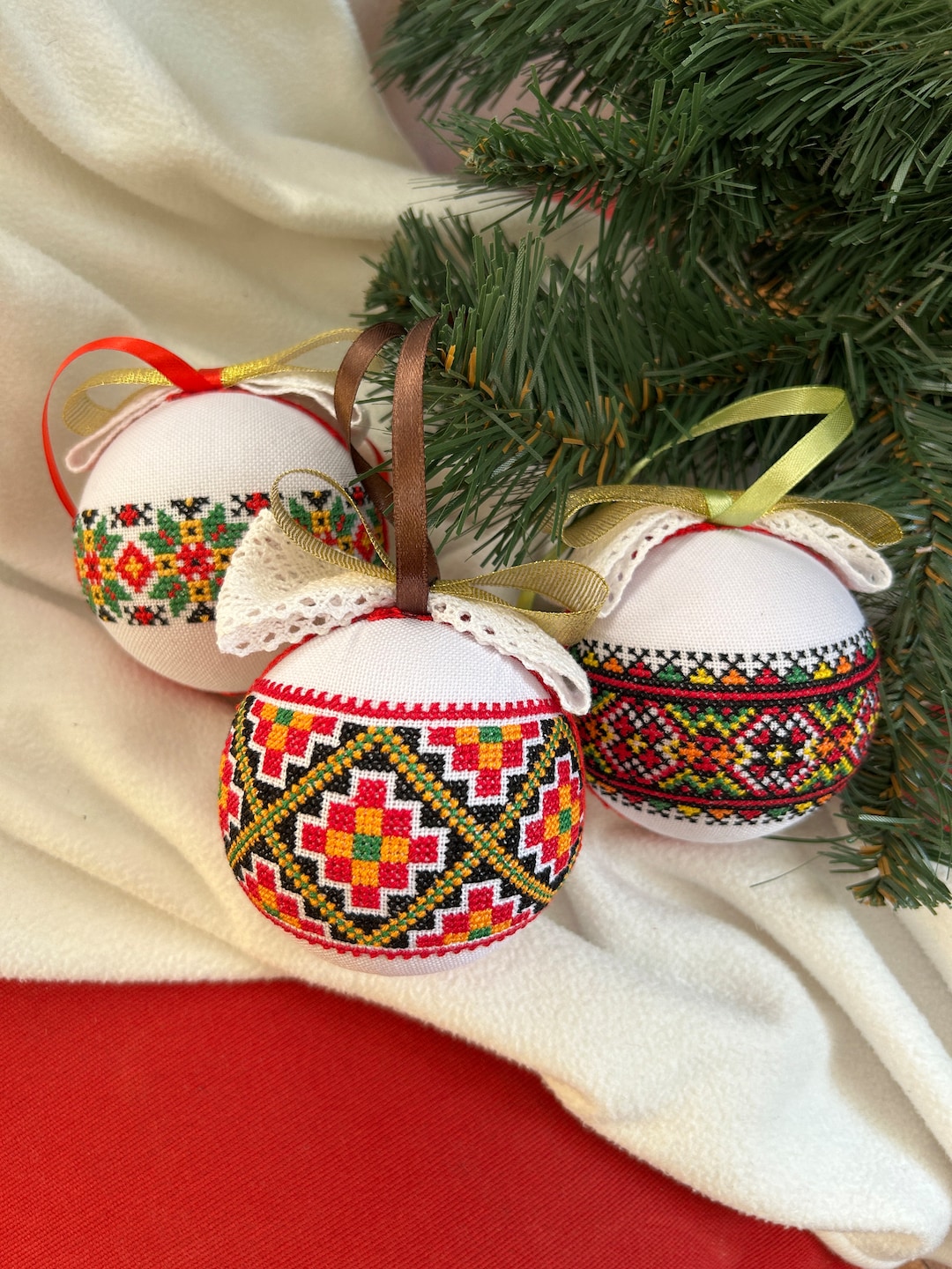 Set With 3 Christmas Tree Toys | Christmas Baubles With Different ...