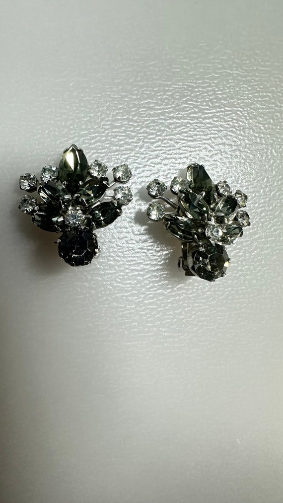 Beautiful Pair of 1960’s WEISS Clip-On Gray Rhineston… - Gem